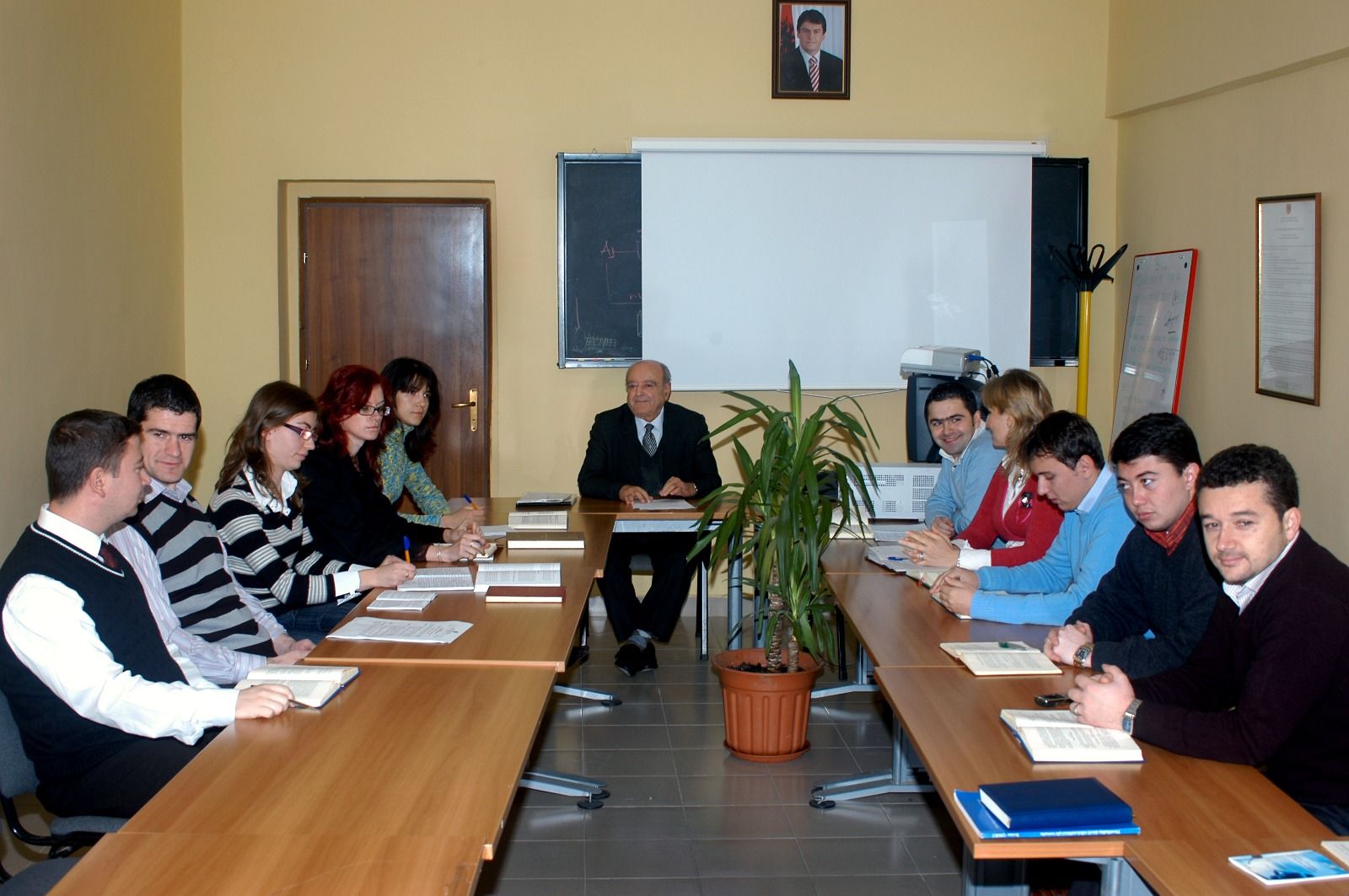 Shkolla e Magjistraturës - Homazh në nder të profesorit të nderuar ...